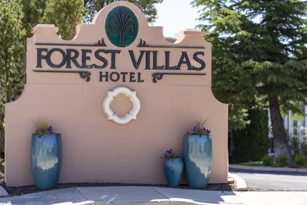 Like To Golf? Check Out Our Stay & Play Package! | Forest Villas Hotel